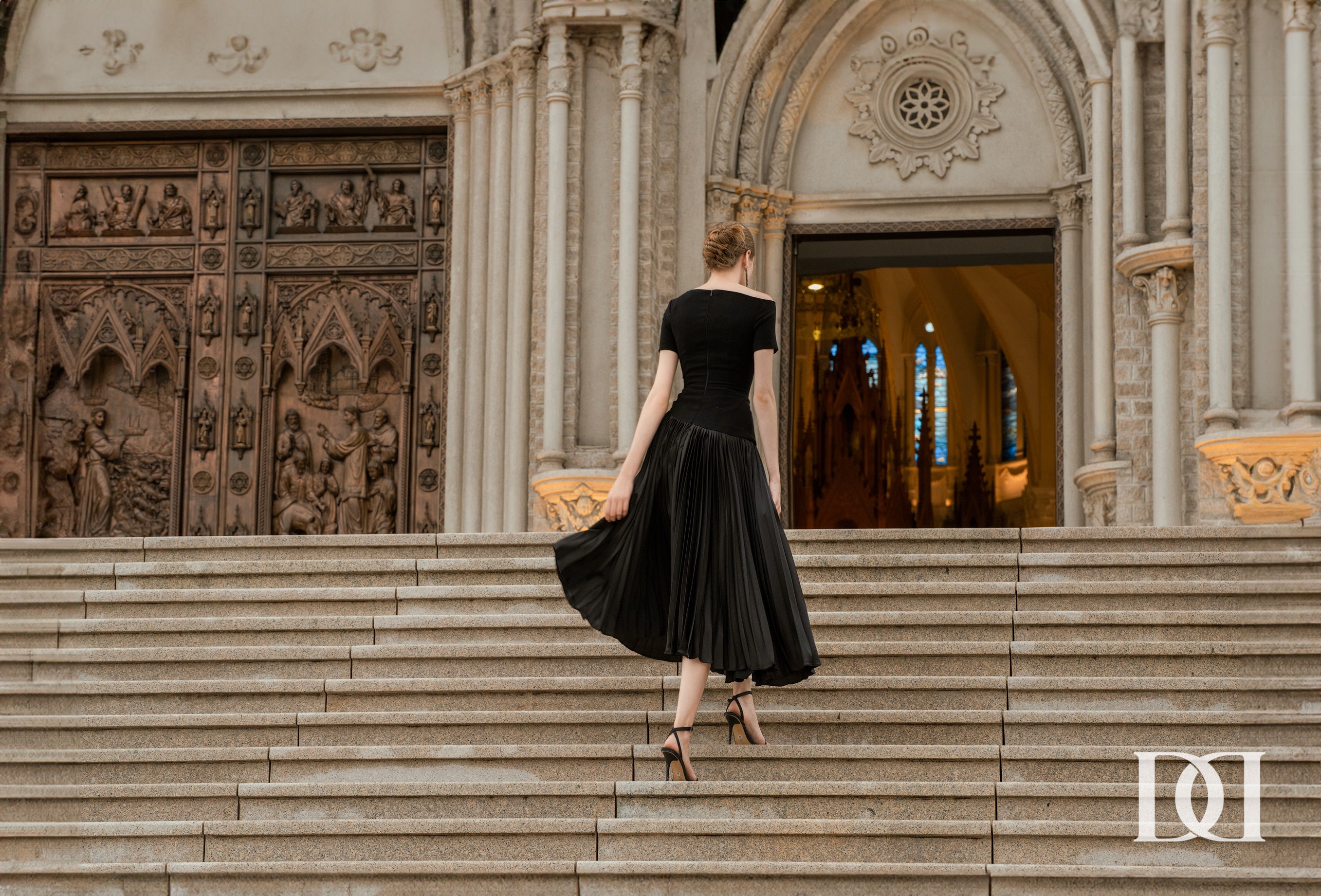 Alina Drop Waist Pleated Synthetic Velvet Midi Dress – DARLING DIVA