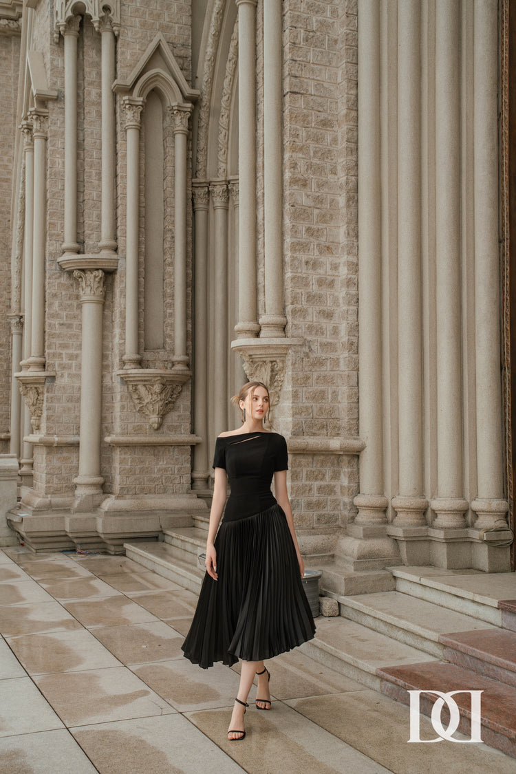 Alina Drop Waist Pleated Synthetic Velvet Midi Dress – DARLING DIVA